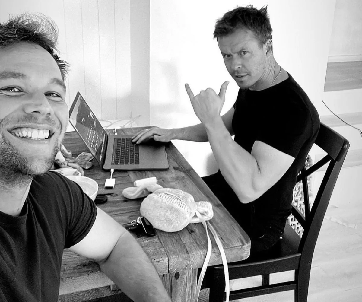 Shocking: Home and Away gay actor couple Lincoln Lewis and Todd Lasance ...