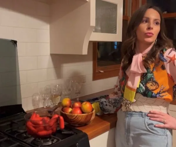 Look at moi! Is this Australia's biggest Kath and Kim fan?