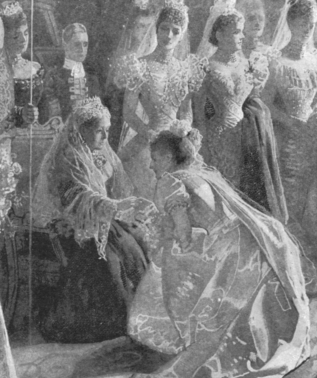Who has to curtsy to who in the British Royal Family?