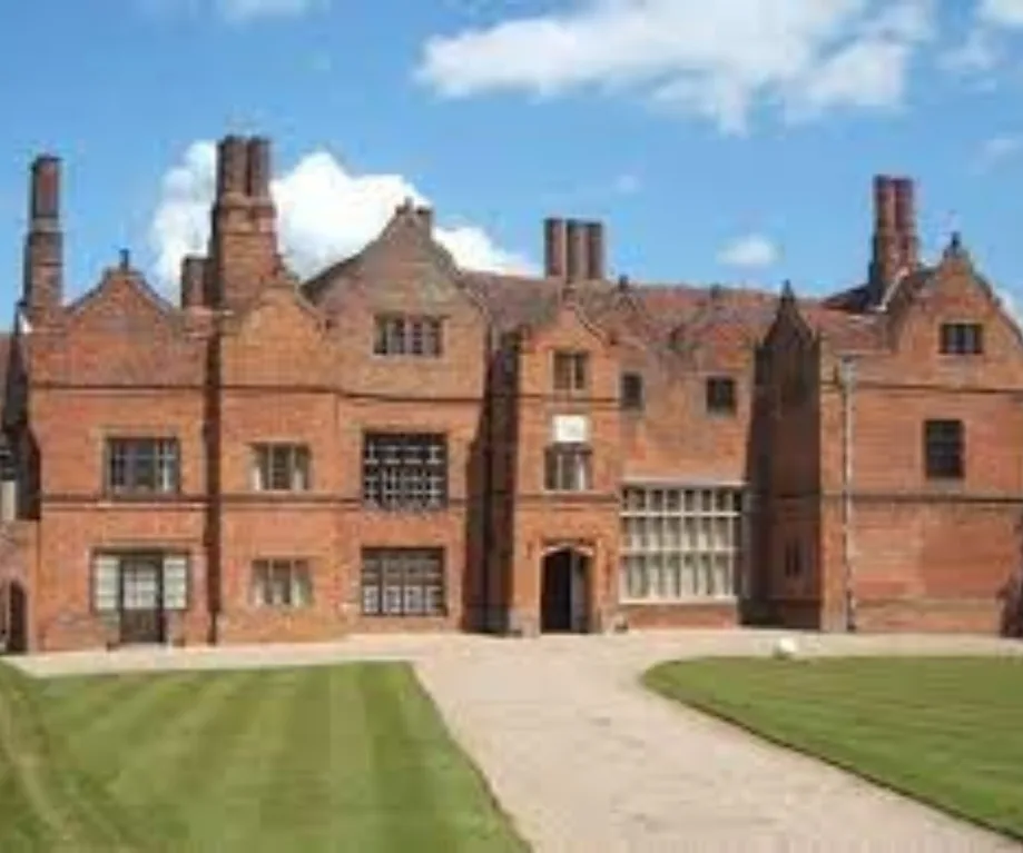 Meet Jamie Oliver's gorgeous family of seven