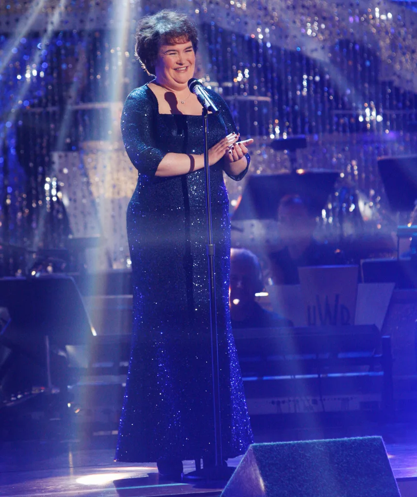 Susan Boyle returns to stage after suffering a stroke
