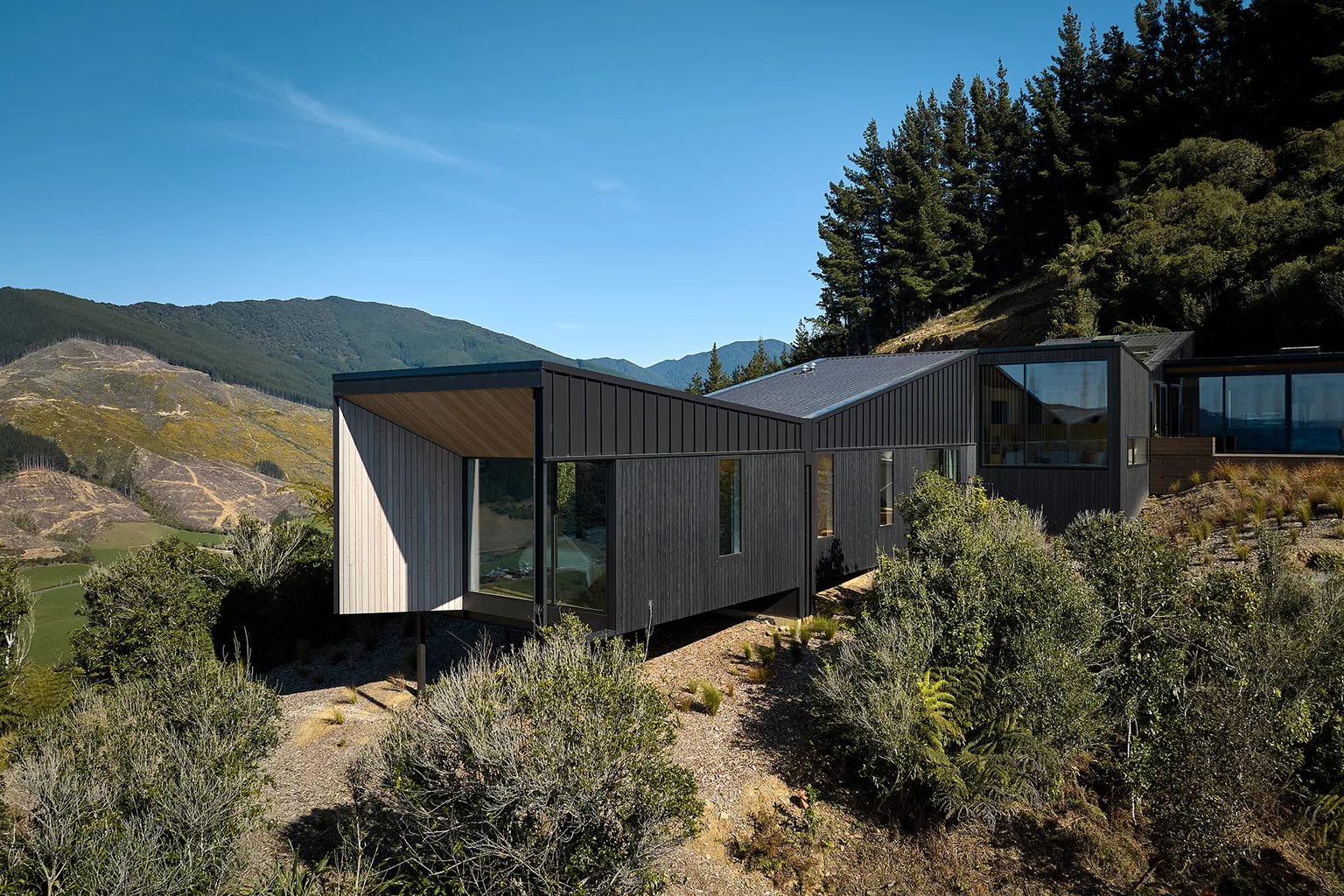 This Anakiwa home has stunning views of Queen Charlotte Sound | Now to ...