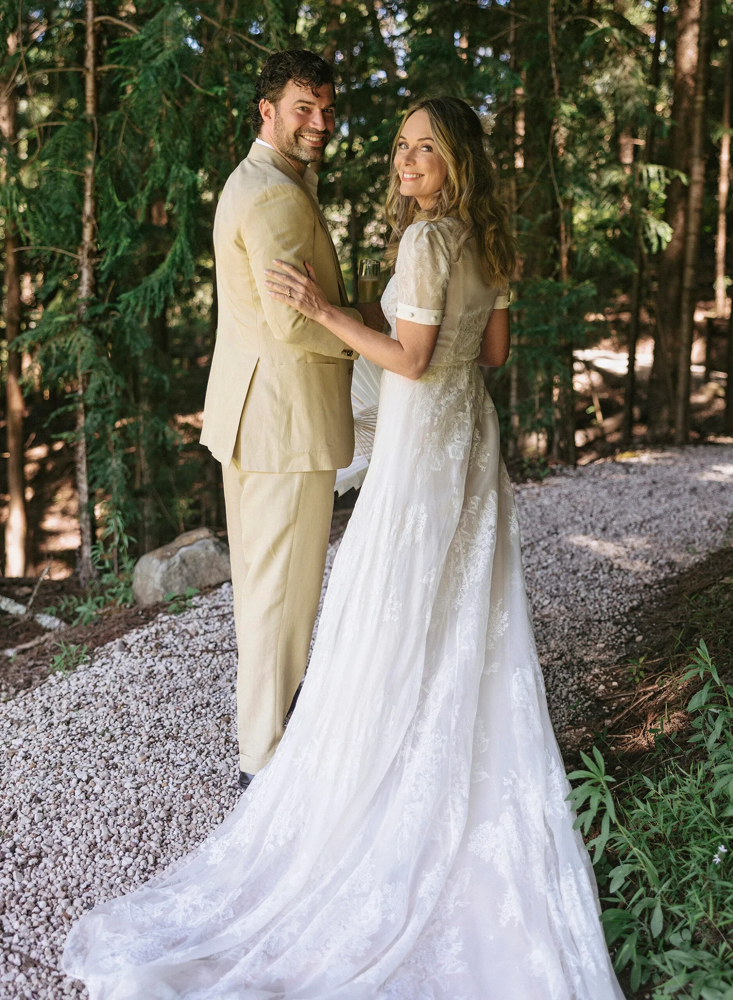 800 words star Emma Leonard's magical wedding | Now to Love - New Zealand