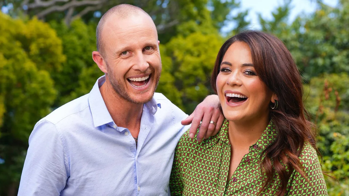 Jono Pryor & Laura Daniel share their BTS laughs on set of Vince