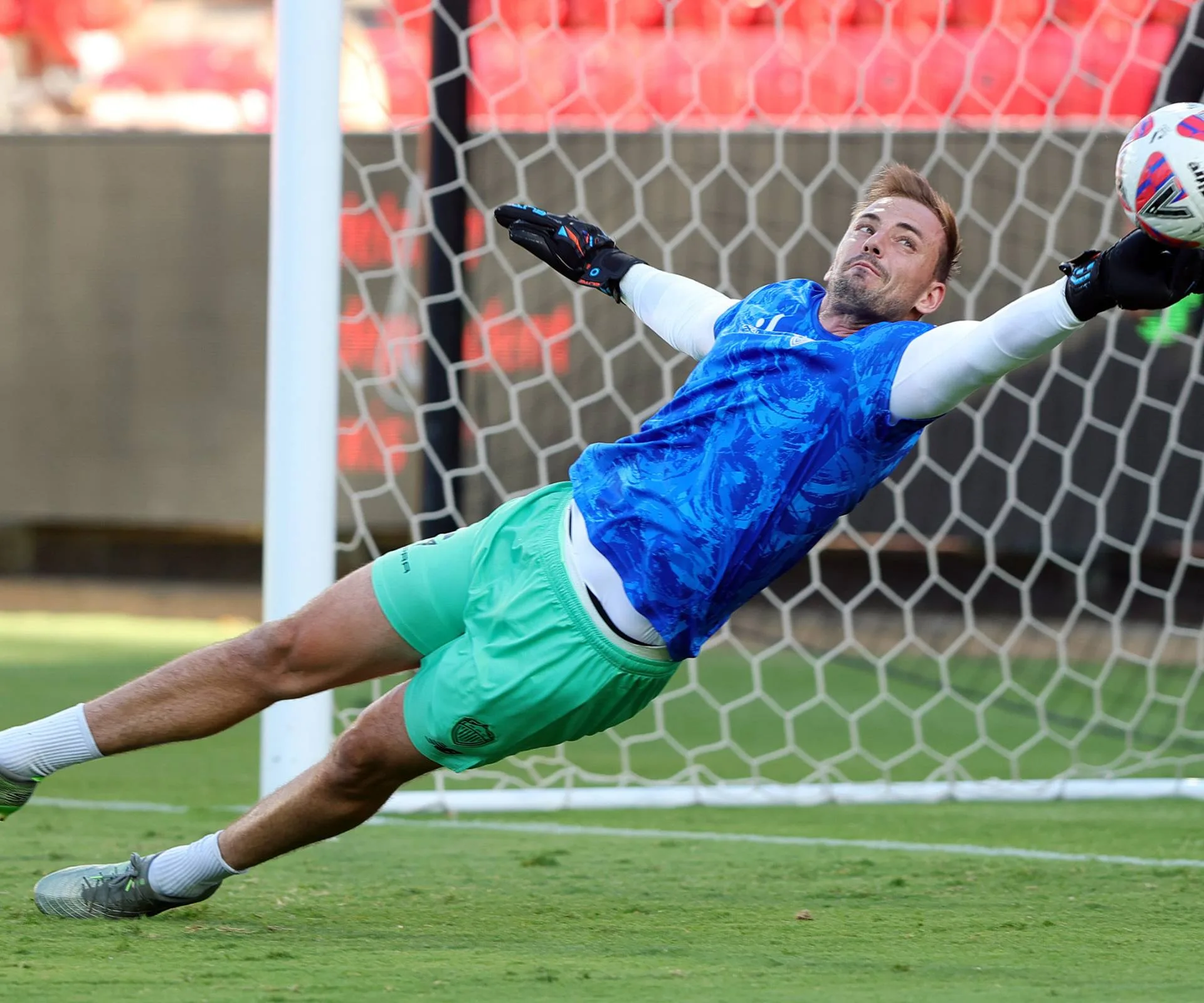 Auckland FC keeper Michael Woud's petal-filled proposal