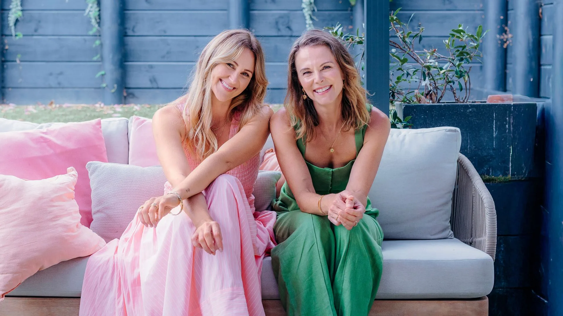 Shorty street Ria Vandervis & Amelia Reid-Meredith sisterhood
