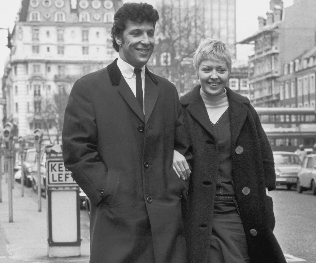 Tom Jones' wife Melinda Woodward passes away