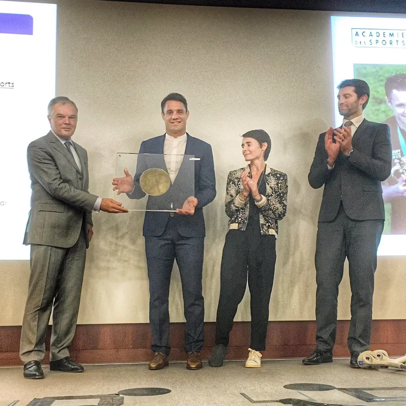 Dan Carter buys new family home | Now to Love - New Zealand