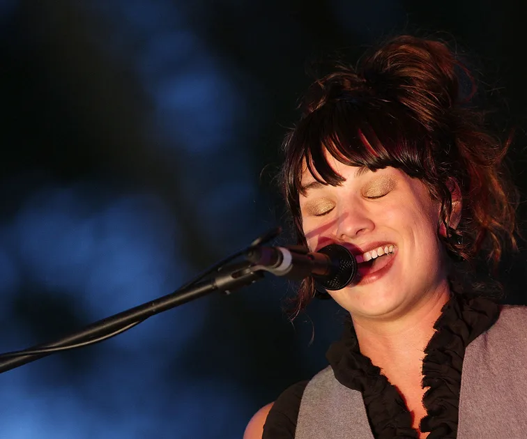 Hollie Smith's new single for family violence victims