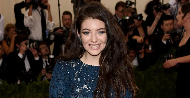 Lorde reveals she drank to deal with her breakup