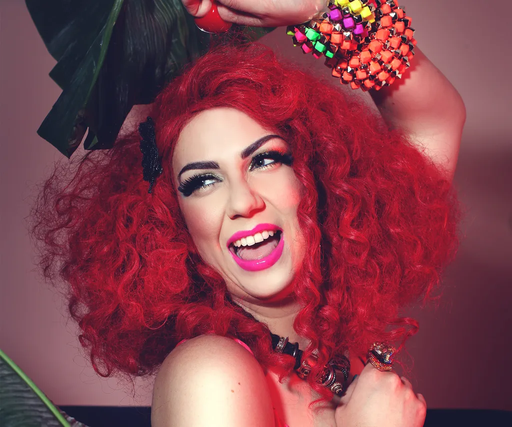 5 minutes with the famous Miss Frisky