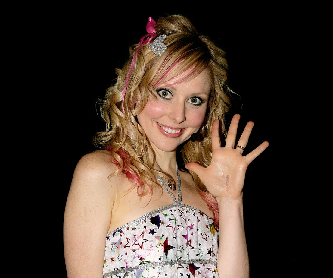 Former Hi-5 star Charli Robinson is pregnant with first child