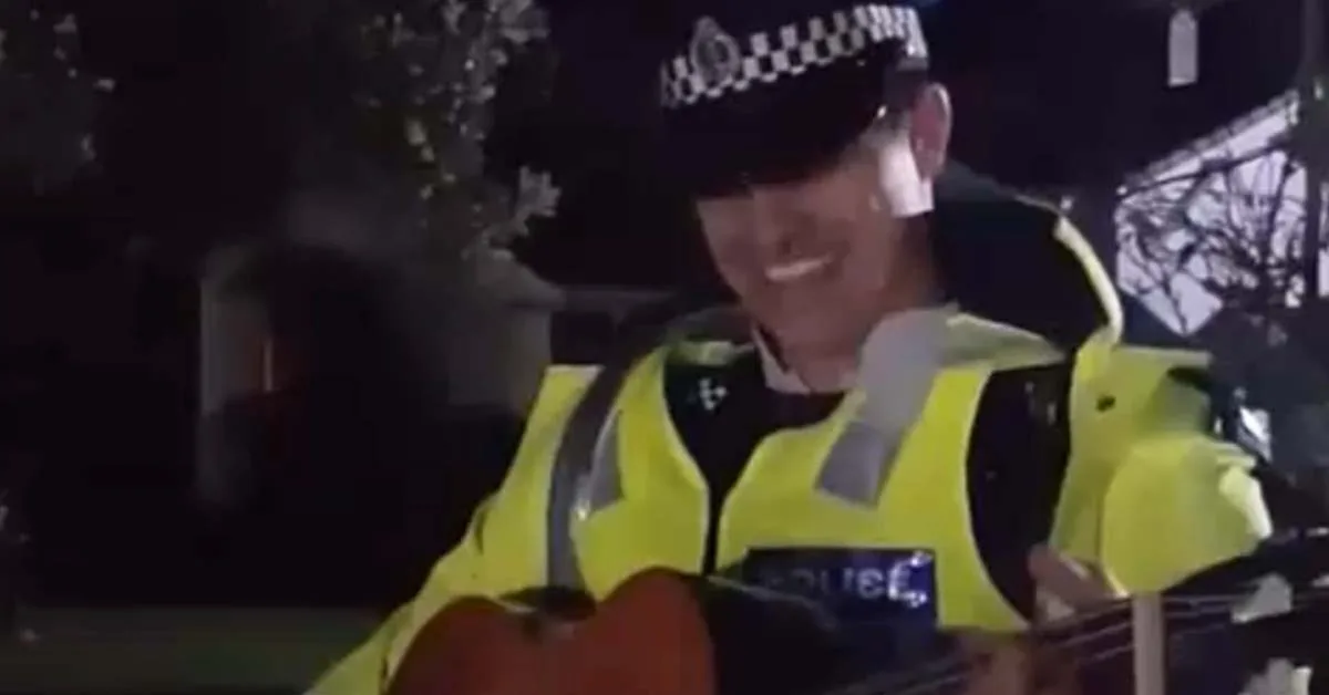 Police officer sings at Ihumatao with protesters