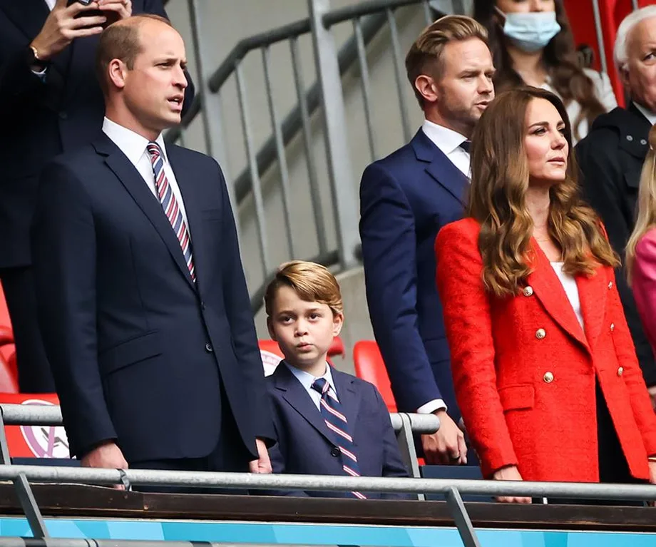 Prince George beams in beautiful new birthday photo - and there's ...