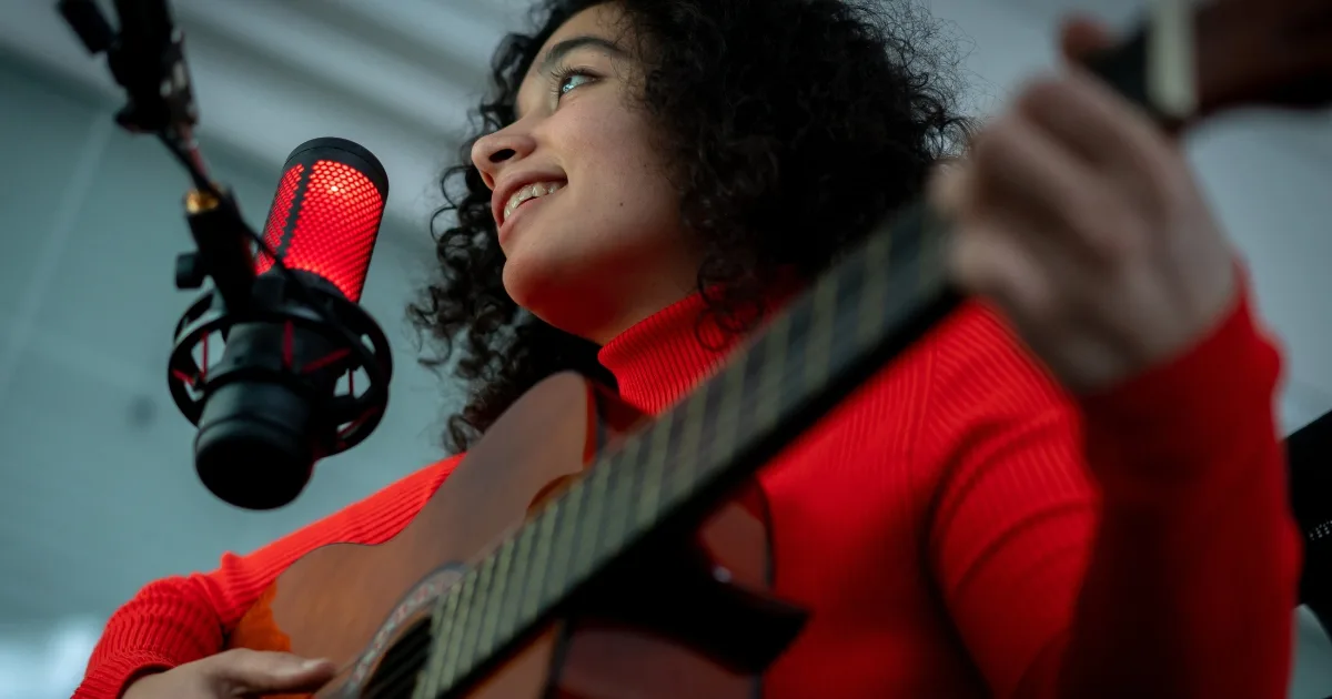 Judge Jay-Jay helps a new musician make her name known