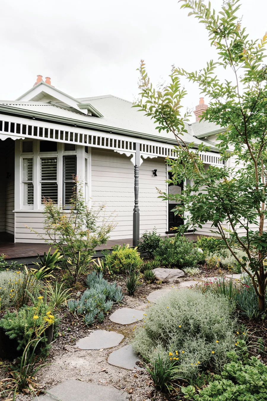 Front Garden Inspiration: 21 Stunning Ideas | Homes To Love