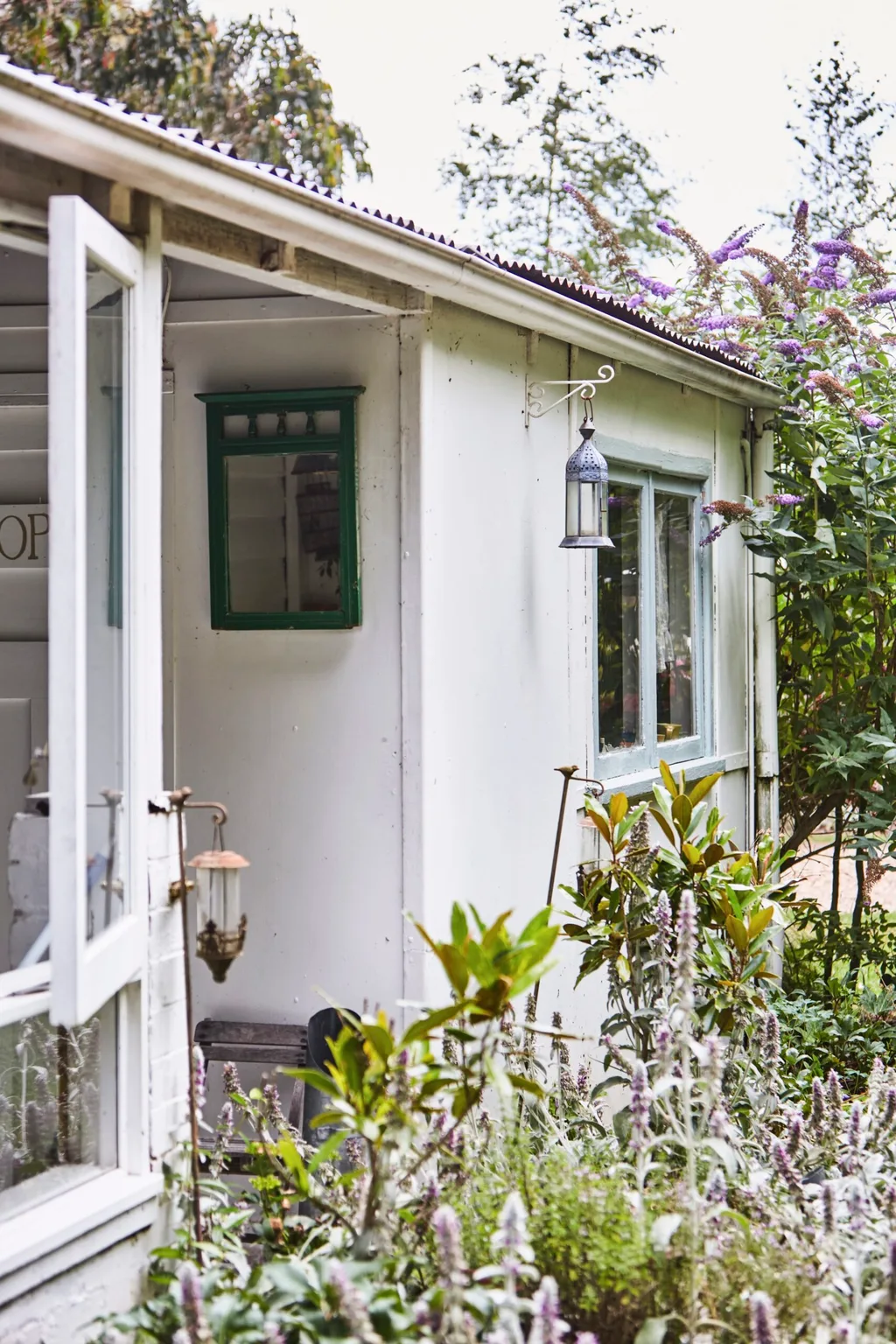 Bimlow Cottage: A Historic Gem Filled with Vintage Treasures | Homes To ...