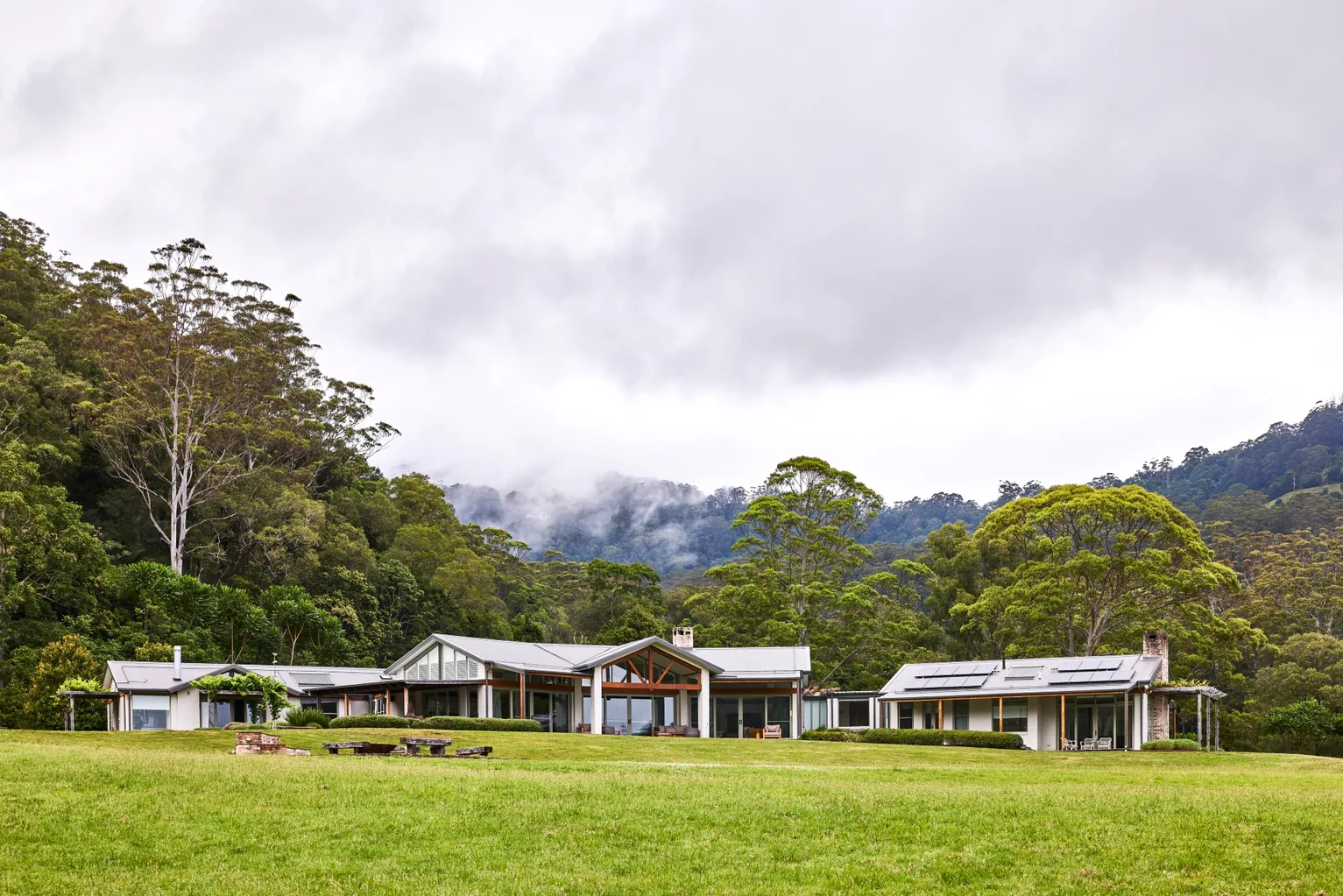 Flora And Fauna-Inspired Interiors Reflect It's Highlands Locale ...