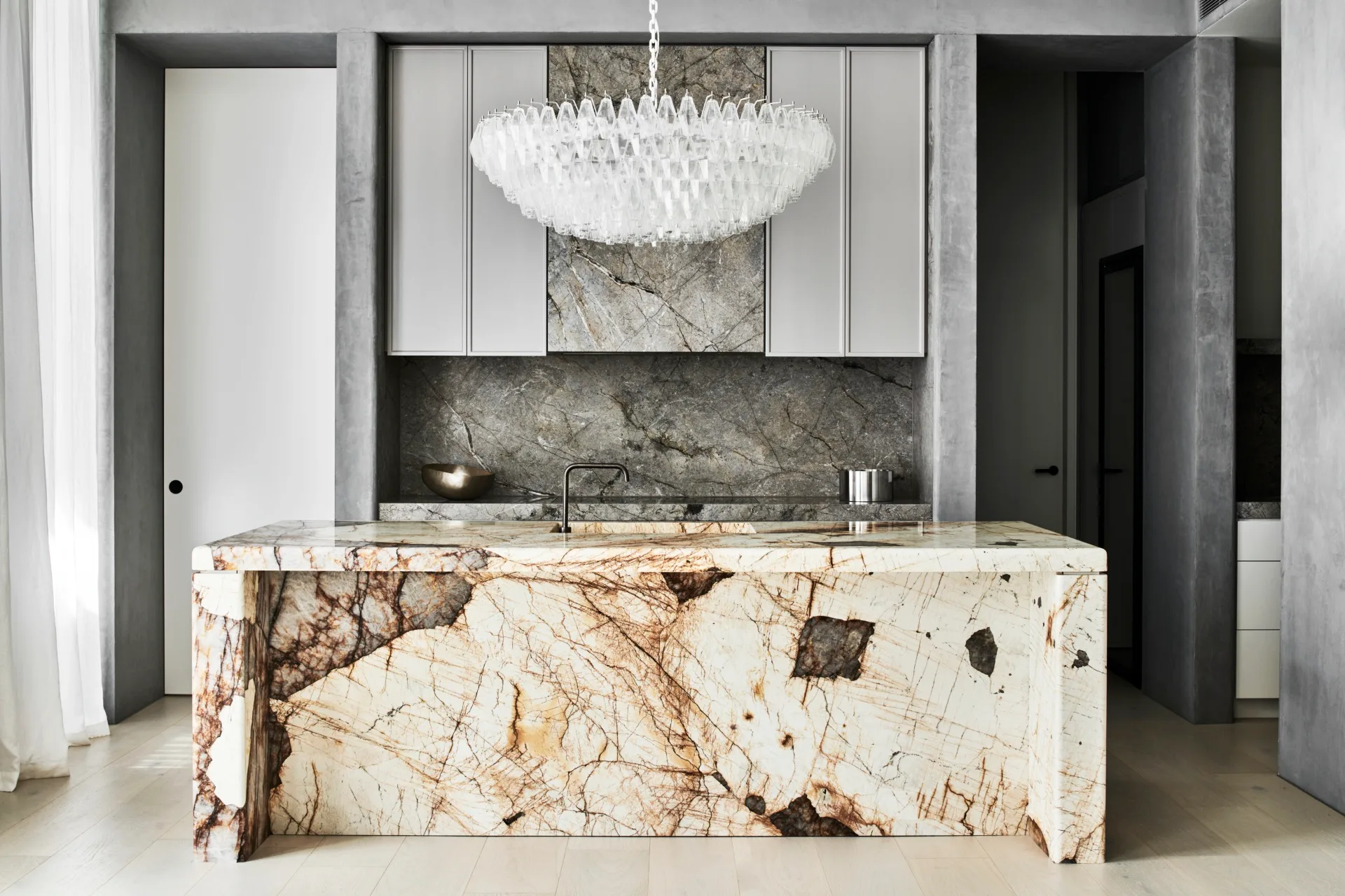 A Dior-Inspired Melbourne Home Adorned With The Signature Hue | Homes ...