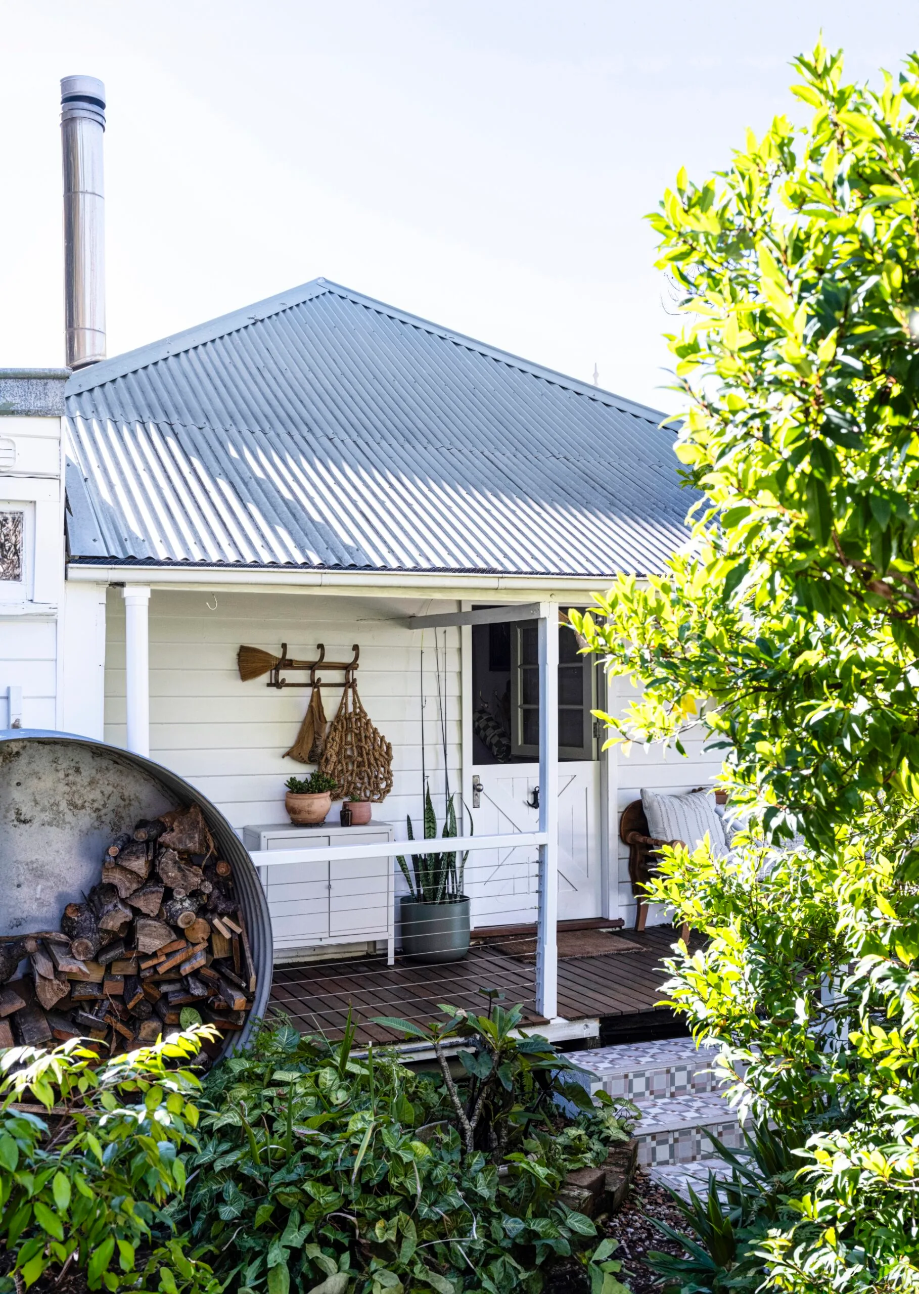 Explore Margaret Cottage, A Sweet Weekender At Milsons Passage | Homes ...