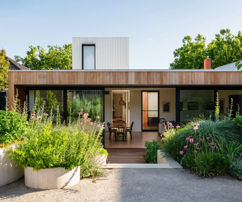 A Dynamic Landscape That Changes With The Seasons | Homes To Love