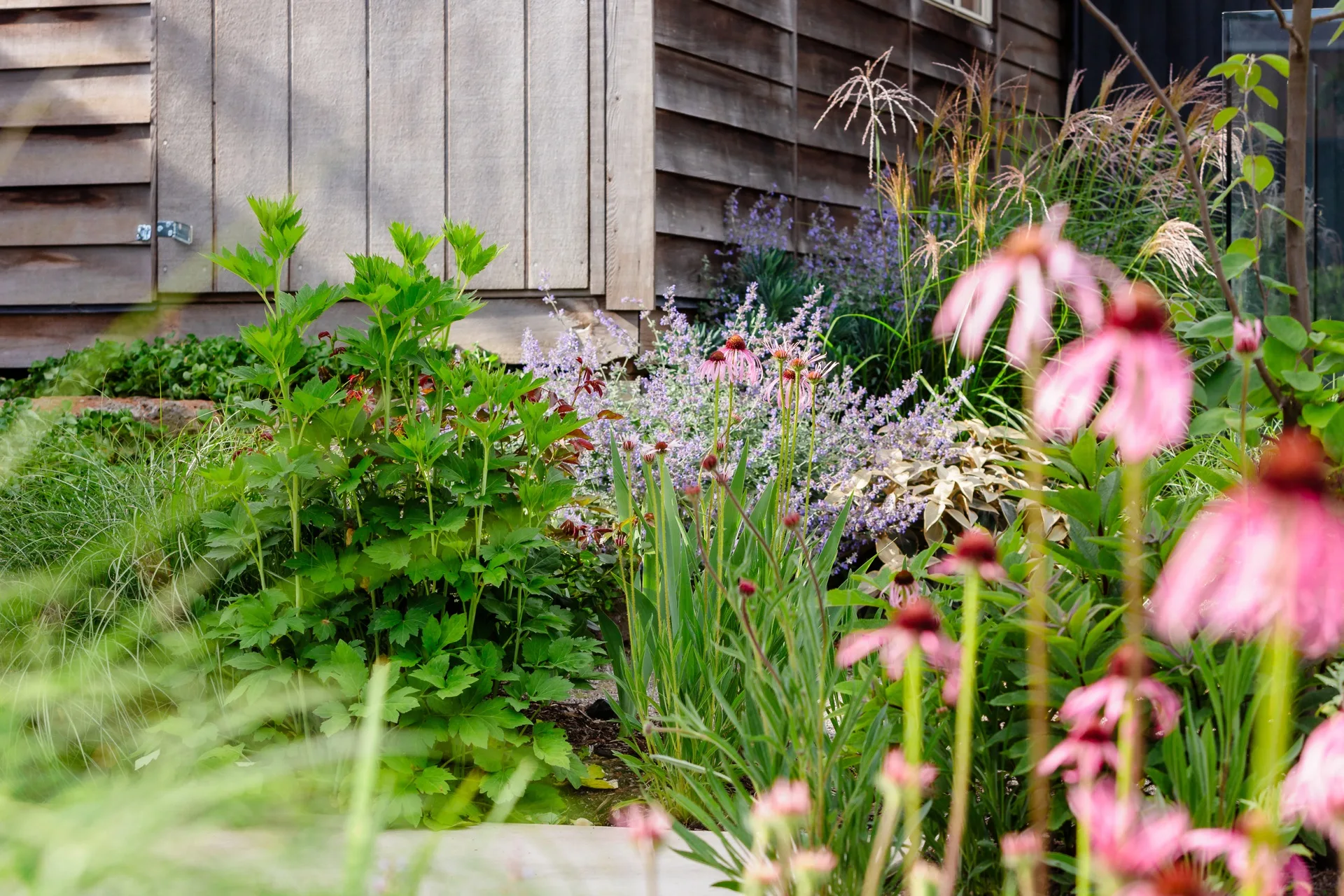 A Dynamic Landscape That Changes With The Seasons | Homes To Love