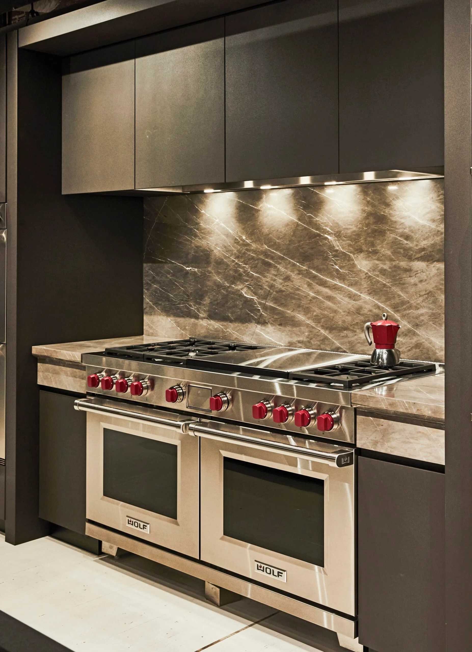 Step Inside The Ultimate Destination For High-End Appliances | Homes To ...