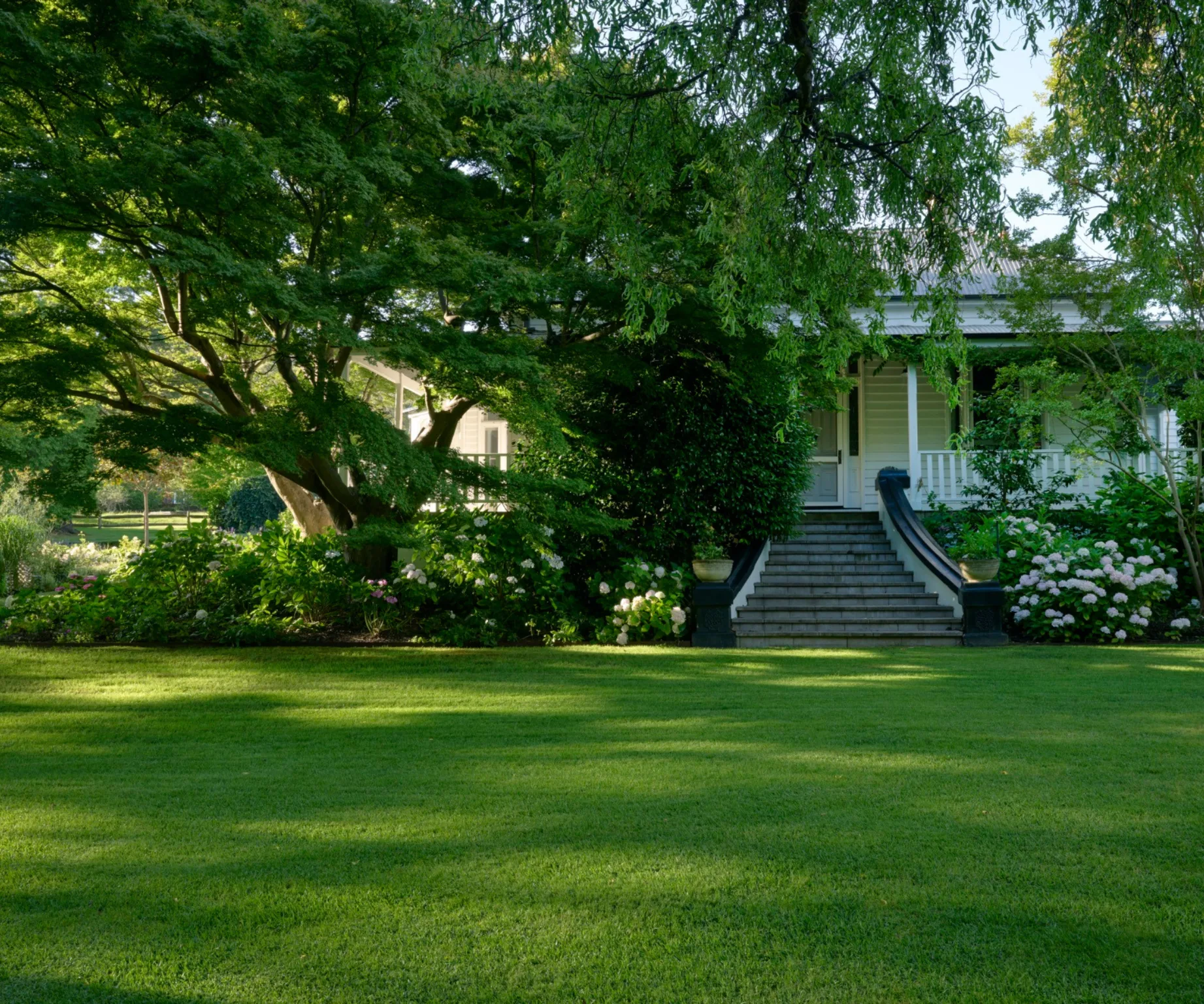 Tour Collette Dinnigan’s Enchanting Gardens At Her Bowral Home | Homes ...