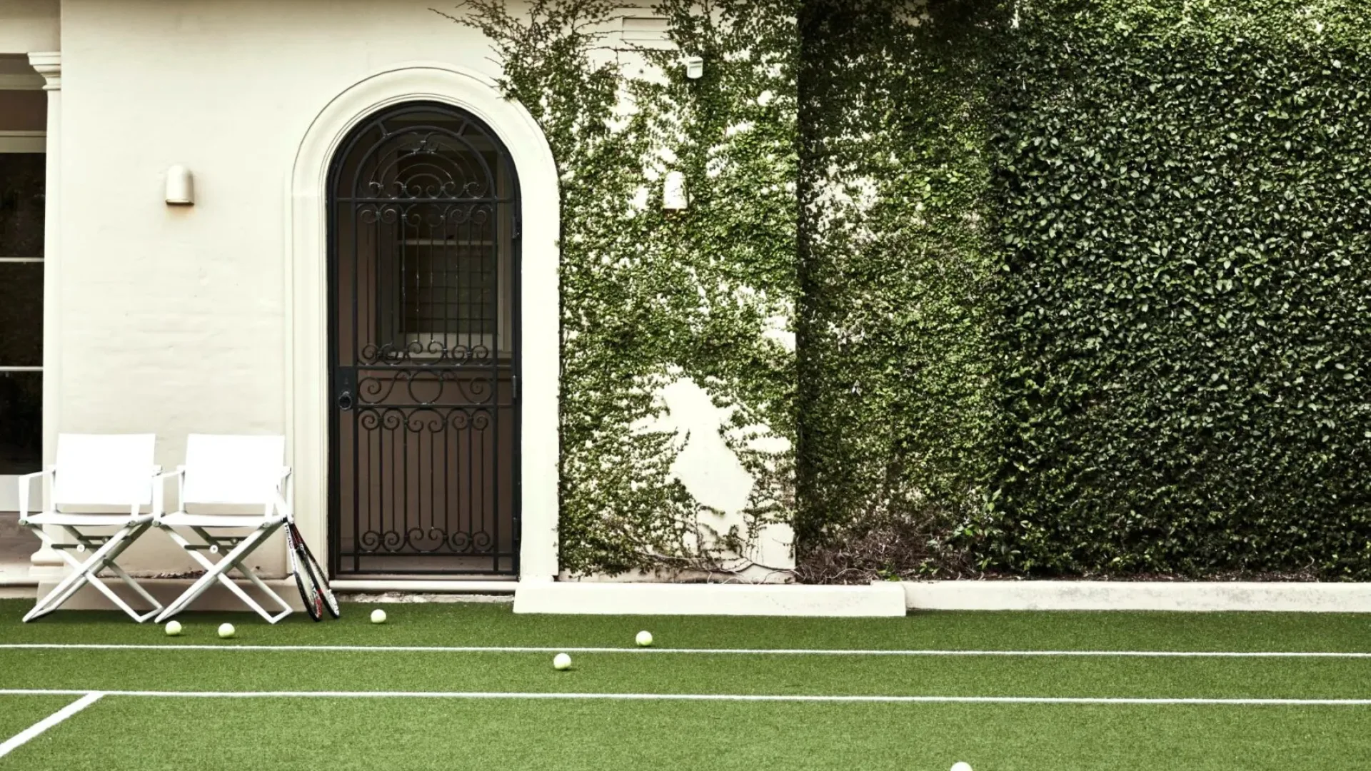 5 Beautiful Residential Tennis Courts in Designer Homes | Homes To Love