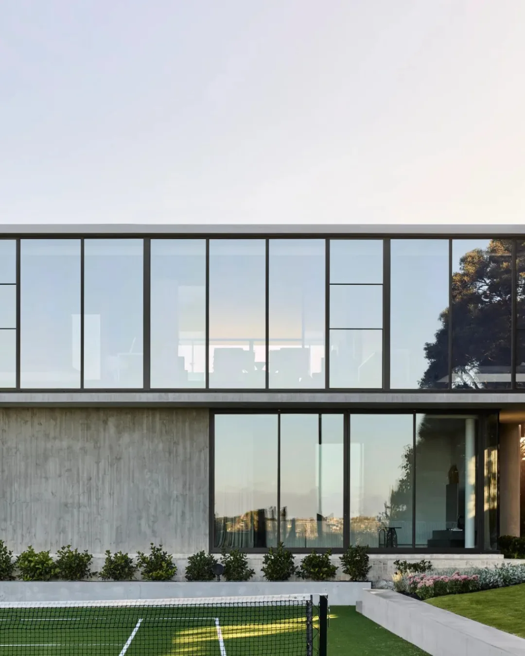 5 Beautiful Residential Tennis Courts in Designer Homes | Homes To Love