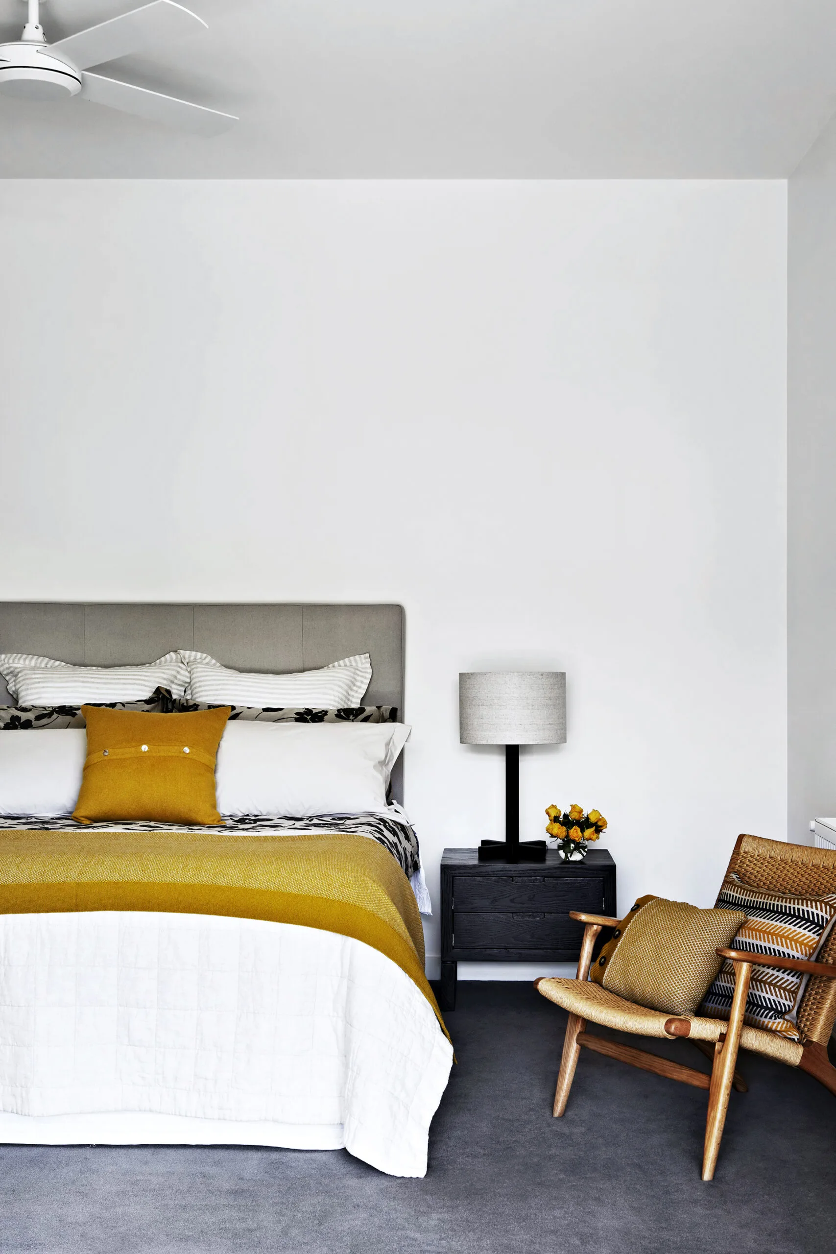 A Dual-Purpose Holiday Home: Stylish and Functional Design