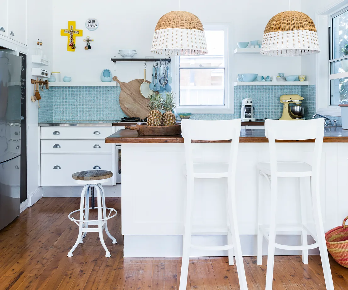 10 Coastal Kitchen Design Ideas