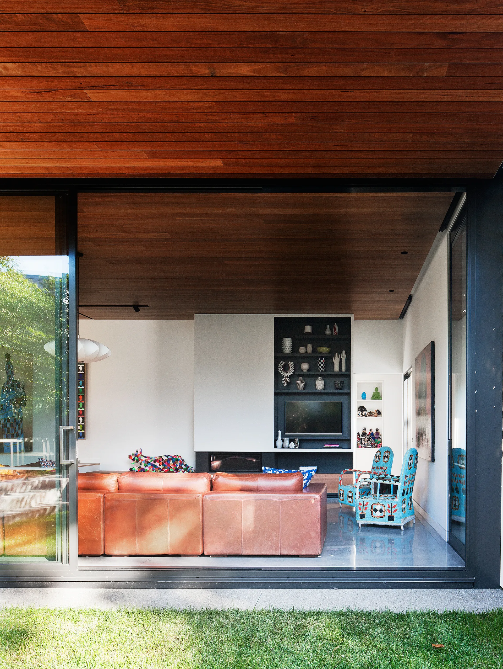 1960s Modernist House Gets A Perky Facelift