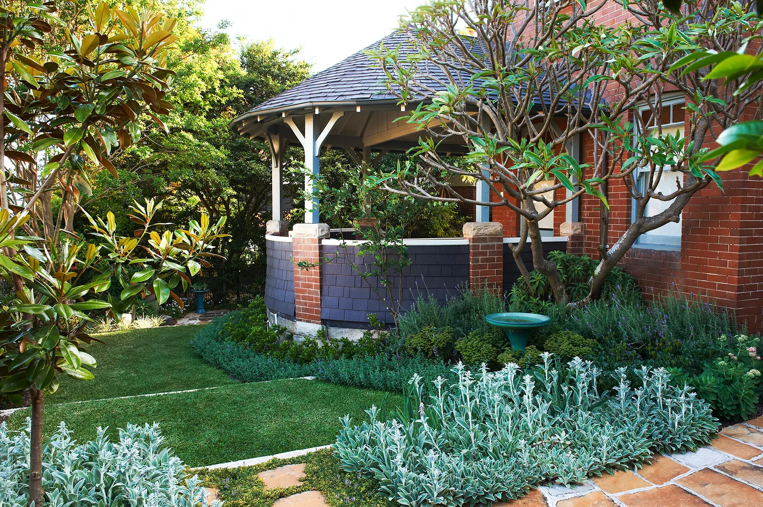 How to create a soft perennial garden