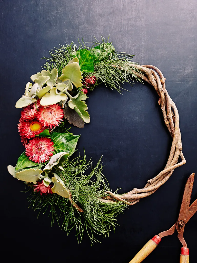 5 stunning DIY Christmas wreaths designs