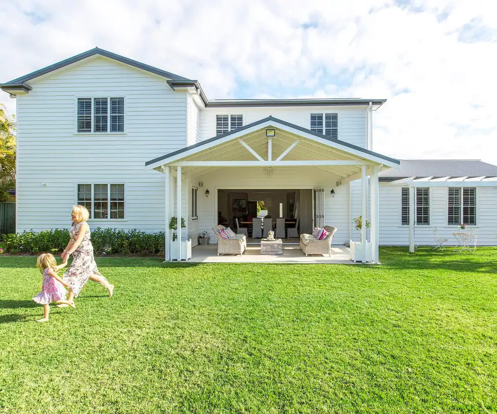 Weatherboard Home Blends Hamptons Style with Hollywood Glam | Homes To Love