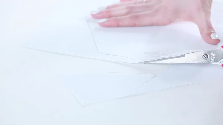 DIY Hexagonal Felt Pinboard for Stylish Office Organization