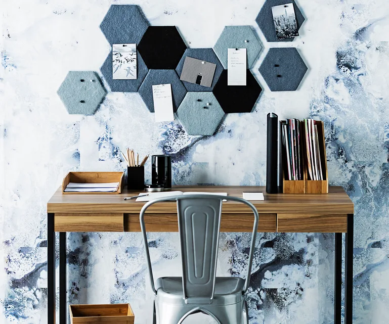 DIY Hexagonal Felt Pinboard for Stylish Office Organization