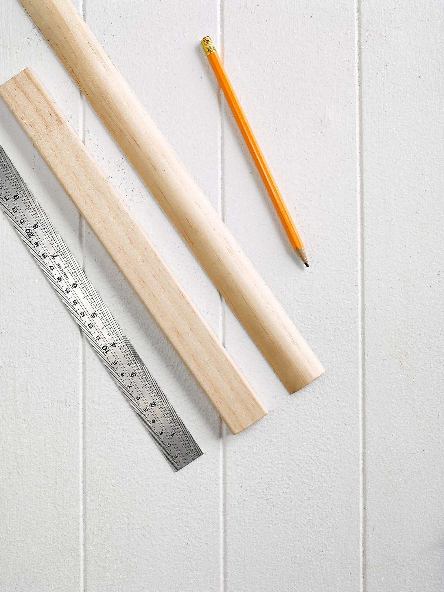 DIY Magnetic Picture Hangers: Simple and Creative Display
