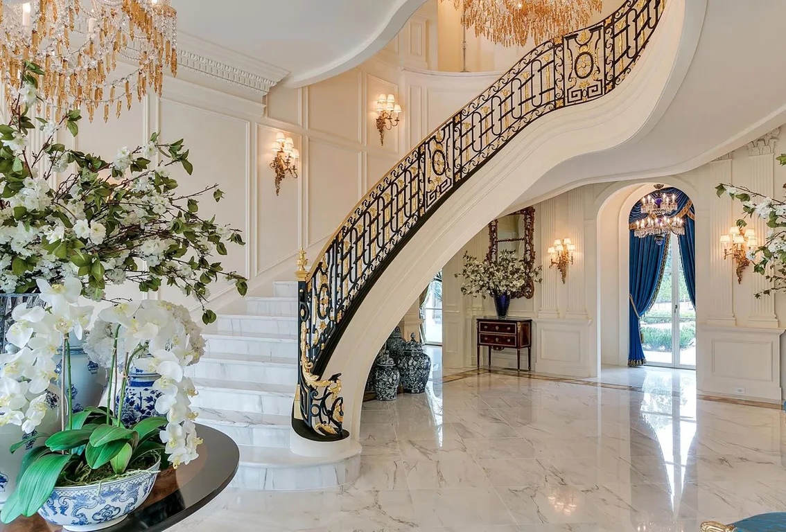 A Long Island mansion modelled on Château de Versailles