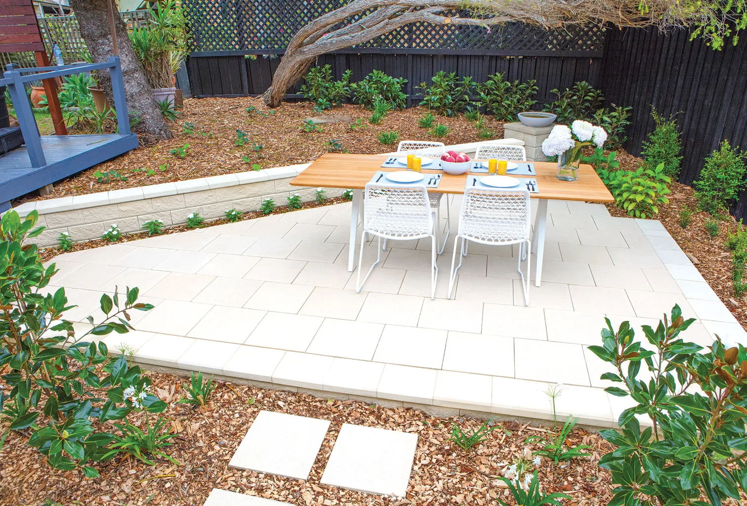 How to create a Hamptons style backyard