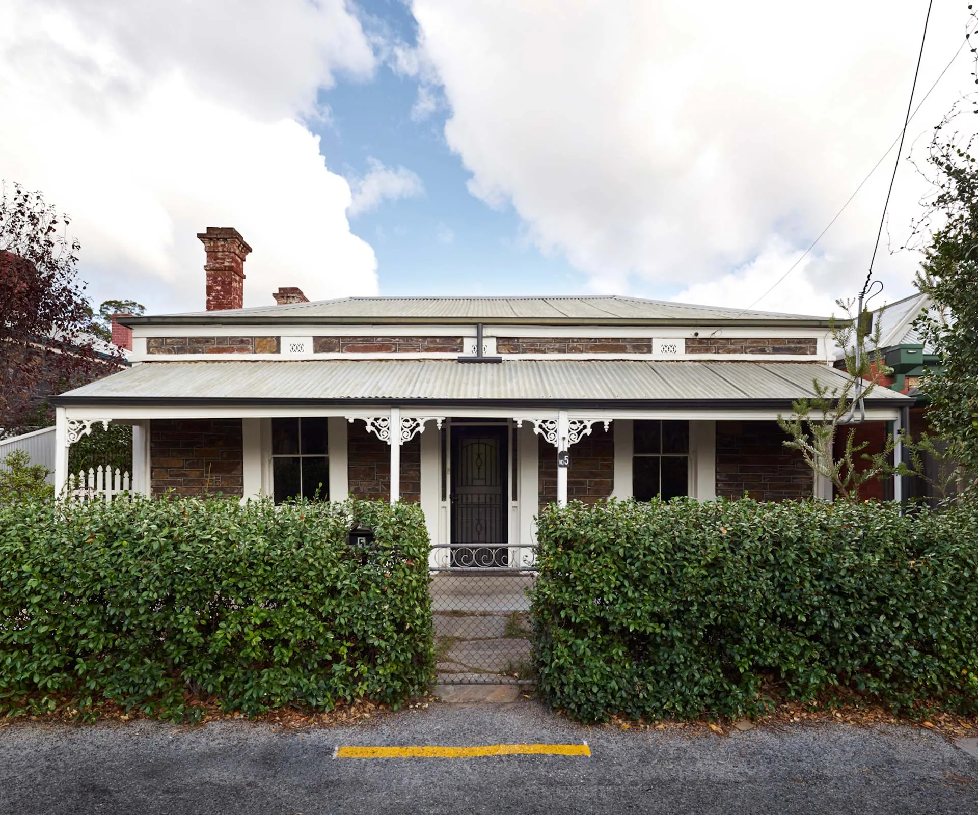 A heritage worker’s cottage received a modern update