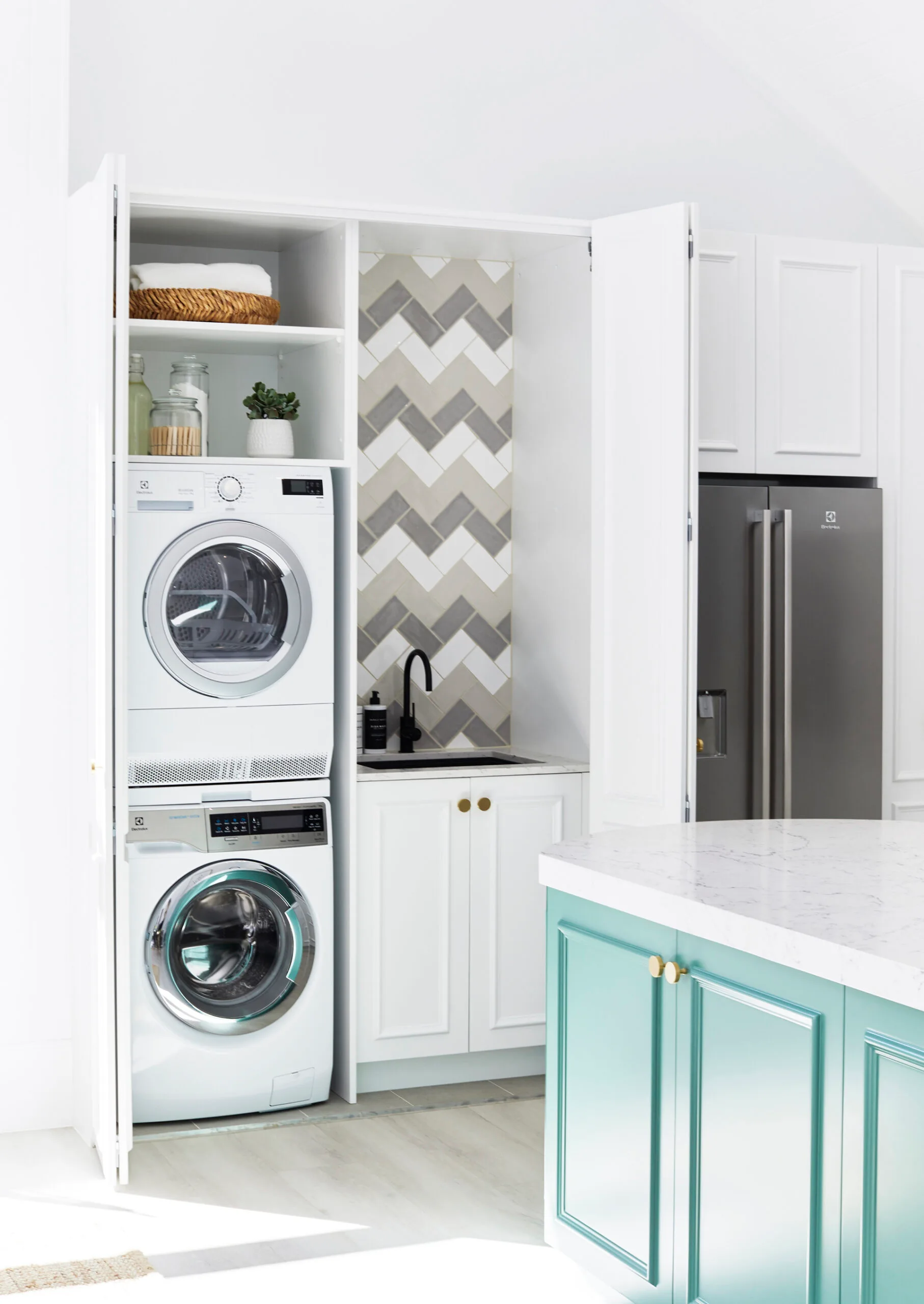 European laundry: design tips for a compact cupboard laundry