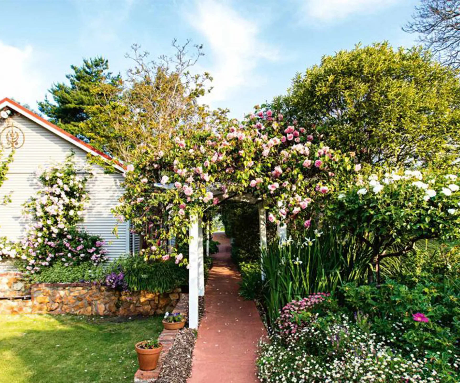 Country-Style Garden Ideas: Rustic and Inviting Spaces | Homes To Love