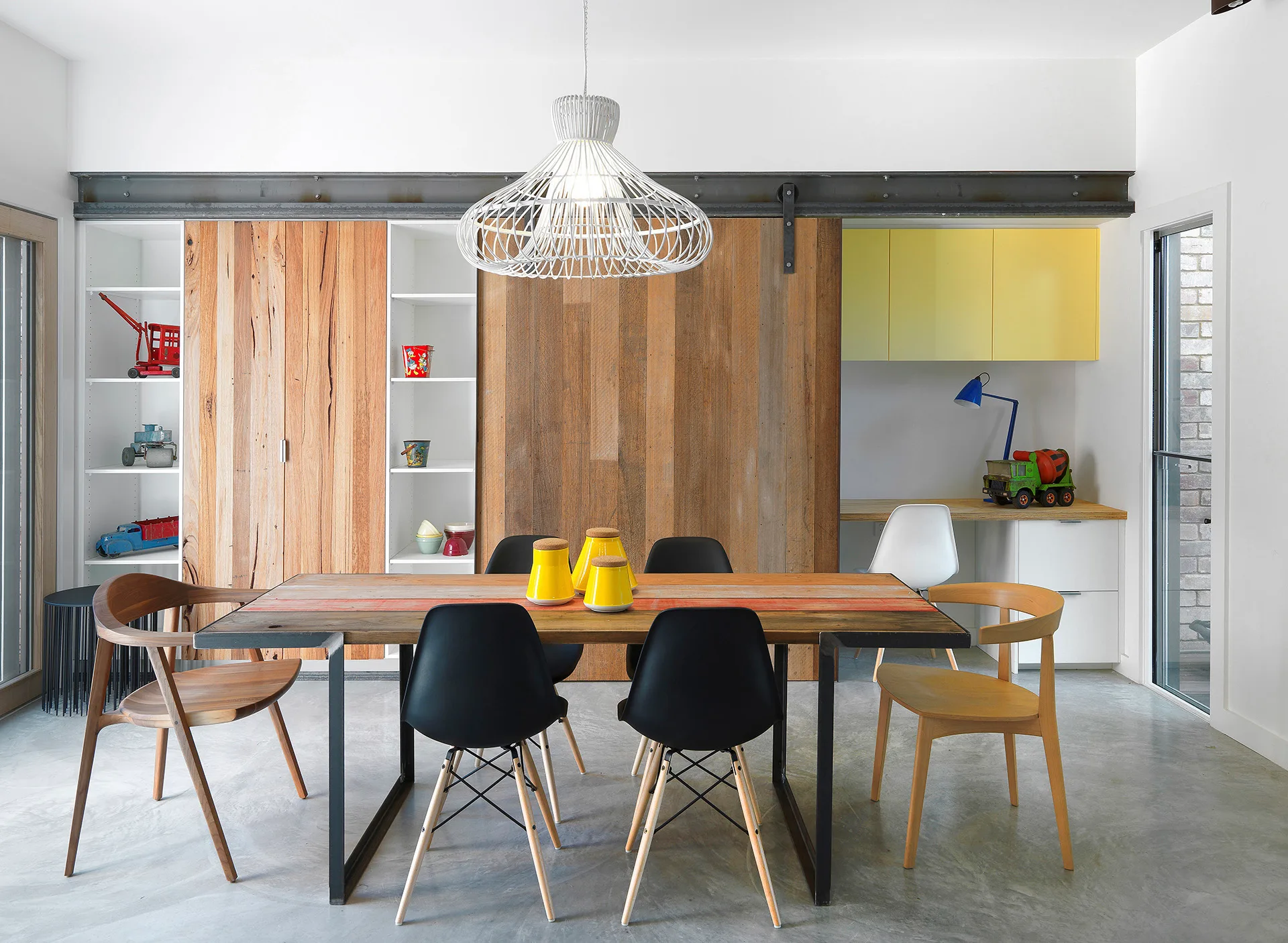 How to design a hideaway home office