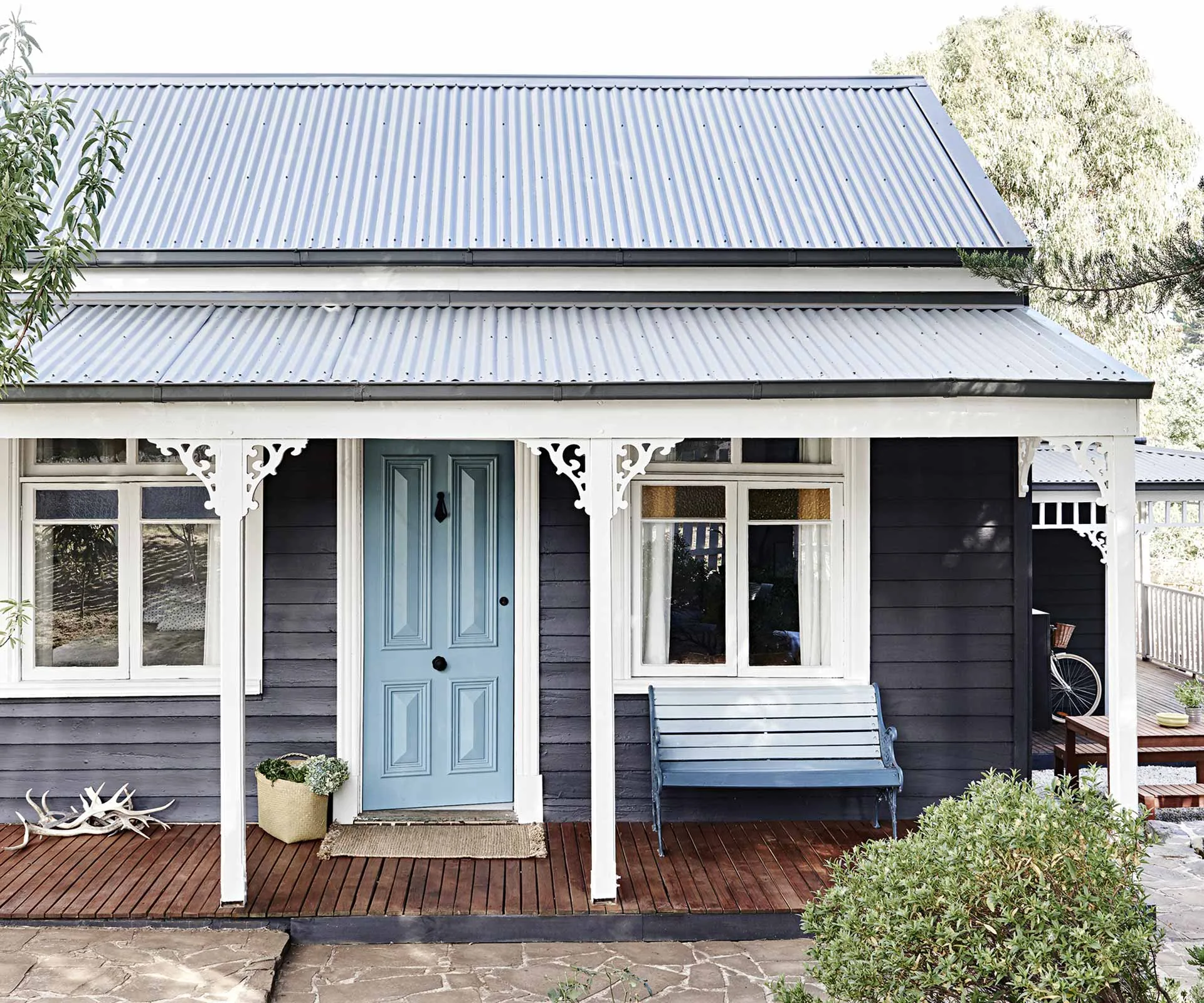 An interior designer's Daylesford weatherboard cottage