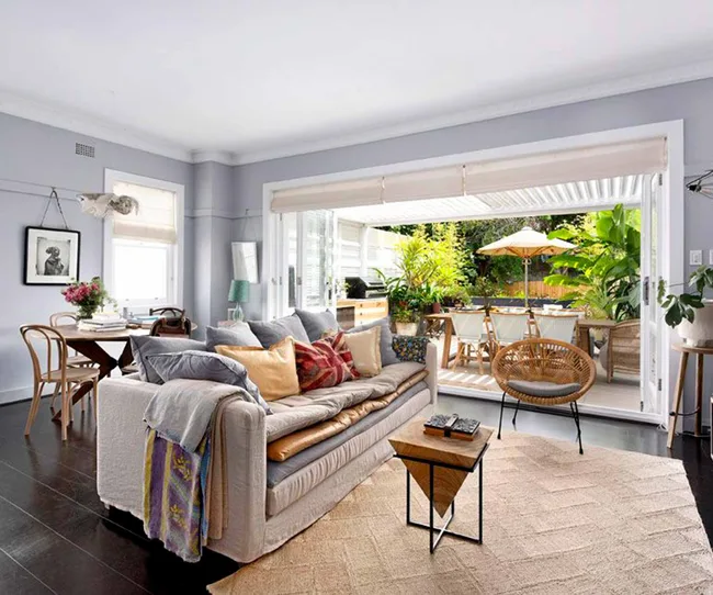 Step inside interior designer Sibella Court's charming apartment ...