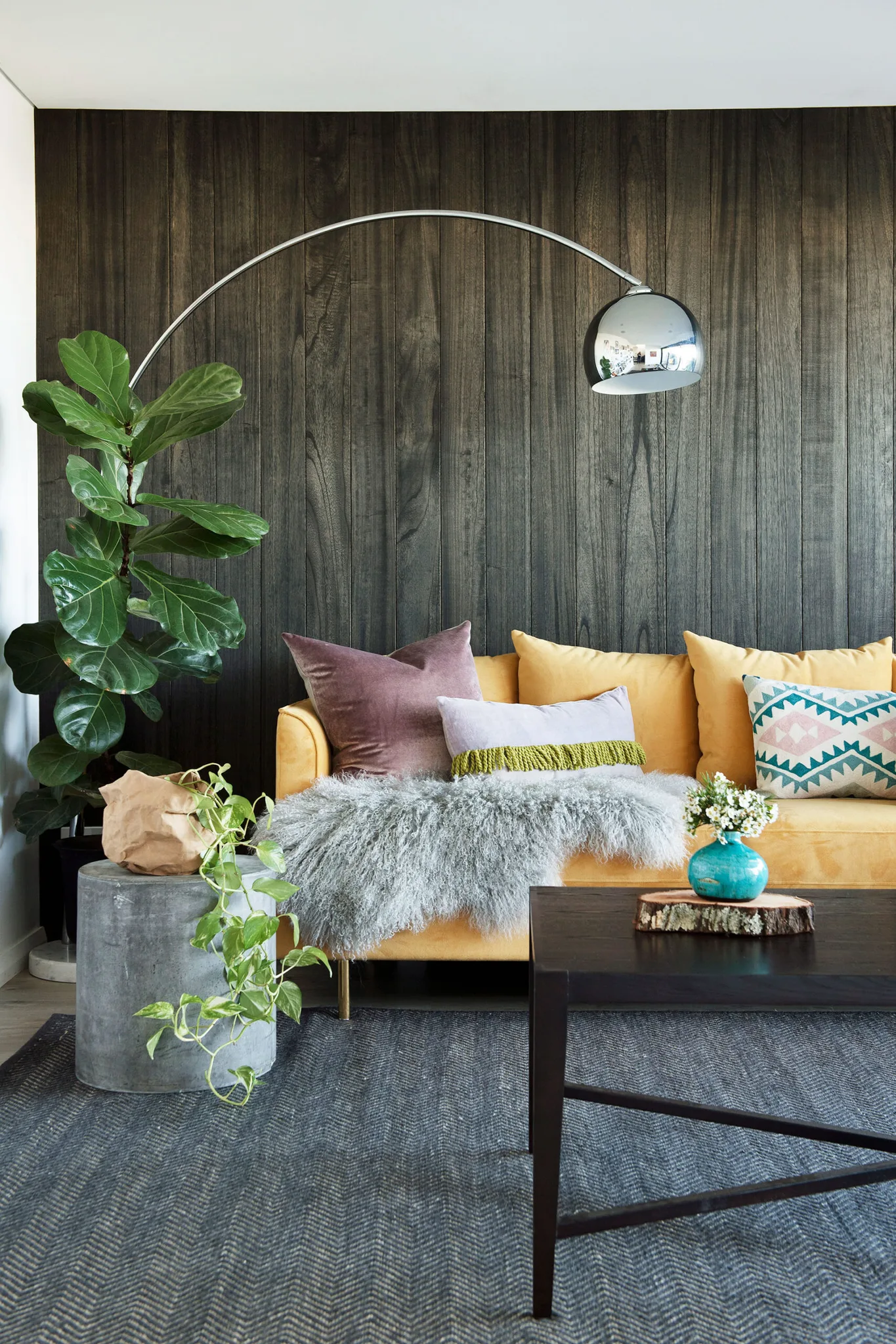 10 Tips To Mix And Match Cushions Like A Pro