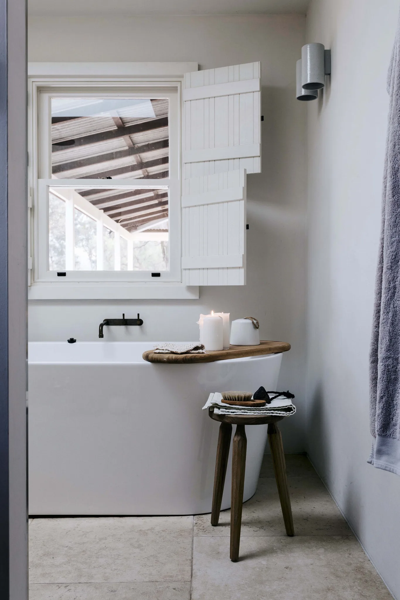 Edwina Bartholomew’s Cozy Farm Cottage in the Blue Mountains | Homes To ...