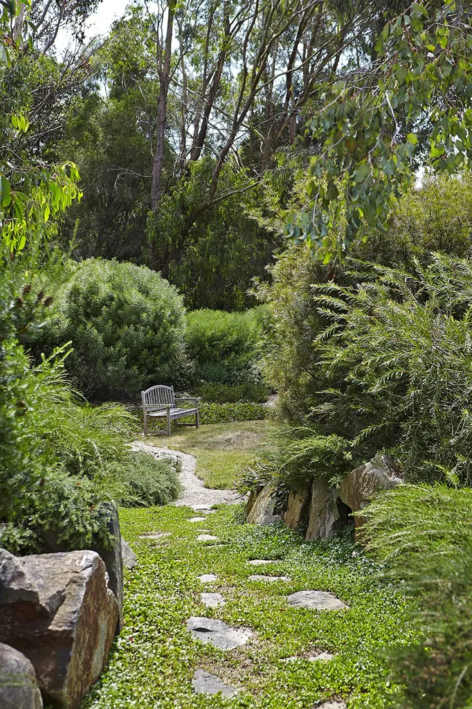 Native Garden Ideas: 15 Inspiring Australian Backyard Designs | Homes ...